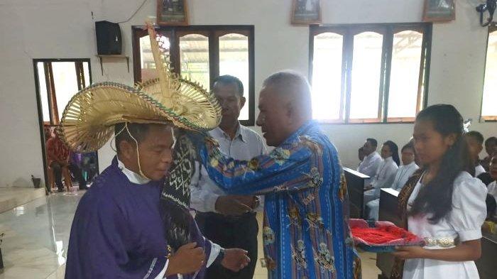 Kado Natal, Paroki St. Kristoforus Ba'a Resmi Miliki Gembala Baru ...