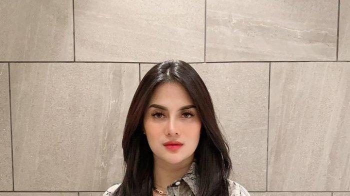 Selebgram NTT Dwina Fannia dapat Lencana Biru Instagram - Tribunflores.com