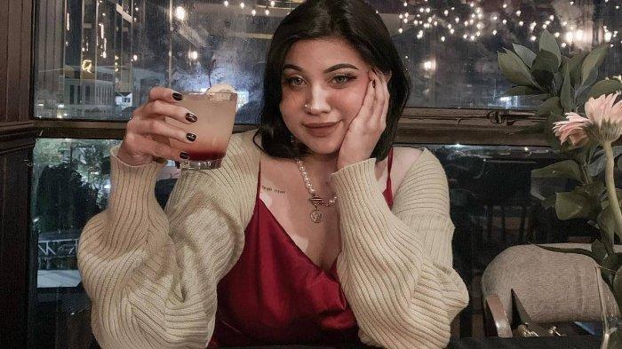 Polisi Gali Keterangan Dea Onlyfans Soal Bagi Hasil Penjualan Konten Pornografi - Tribunflores.com