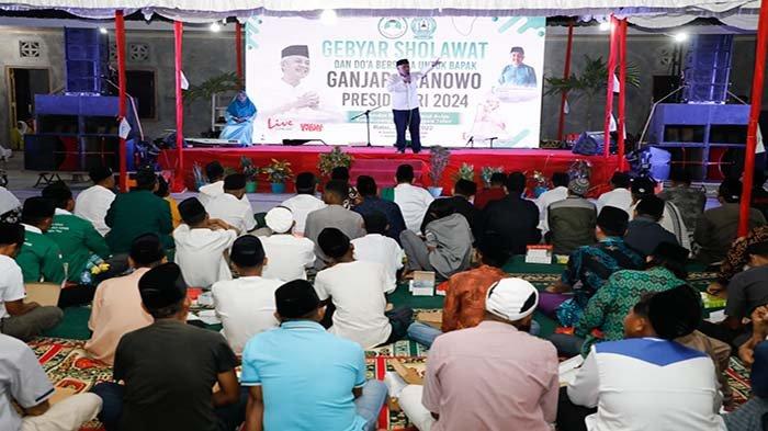 Pilpres 2024, Ratusan Santri NTT Dukung dan Doakan Ganjar Pranowo Presiden RI - Tribunflores.com