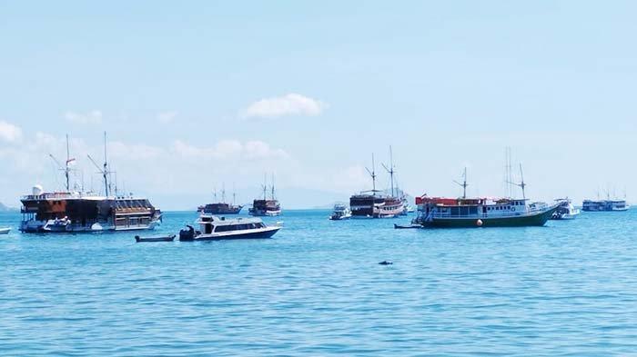 Kapal Wisata di Labuan Bajo Mulai Berlabuh Jauh dari Venue Utama KTT ...