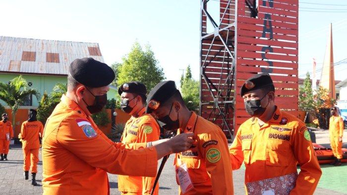 Basarnas Maumere Gelar Latihan Beregu dan Satuan di Air - Tribunflores.com