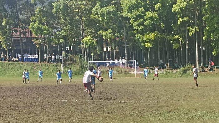 Semifinal Piala Dies Natalis ke 66 Unika Ruteng, SMAN 2 Ruteng Purang ...