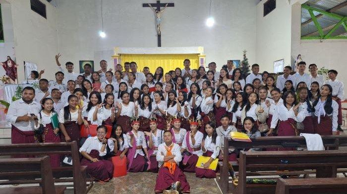 Mahasiswa HMPS PBSI Unika Ruteng Gelar Kegiatan PKM di Gereja Stasi ...