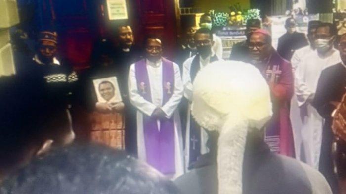 Kalimat yang Diucapkan Uskup Ruteng di Hadapan Jenazah Mgr. Hubertus ...