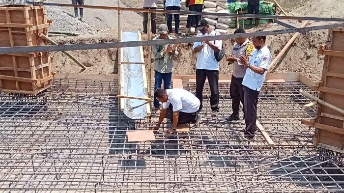 Tower Indosat Hadir di Kecamatan Lela Sikka - Tribunflores.com