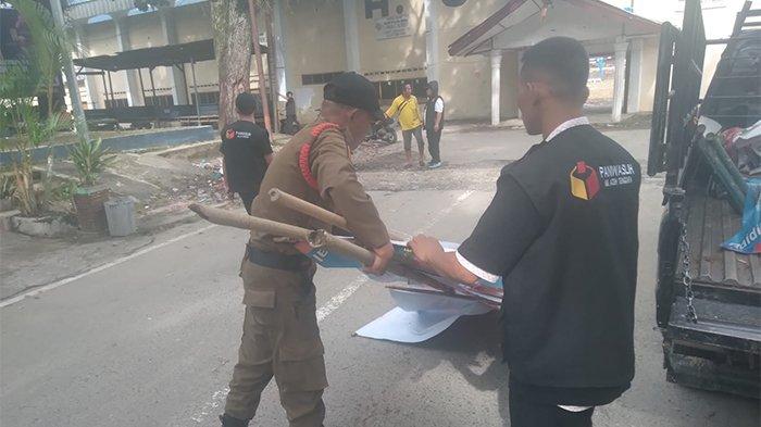 Tim Satpol PP Aceh Tenggara Tertibkan Alat Peraga Kampanye - tribungayo.com