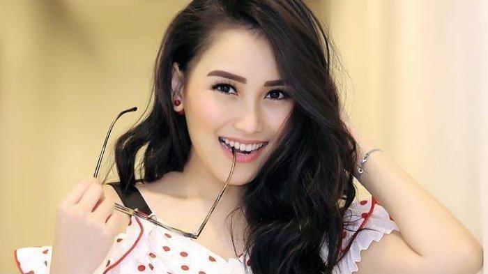 Tak Hanya Sukses Jadi Penyanyi Dangdut, Ayu Ting Ting juga Punya 4 ...