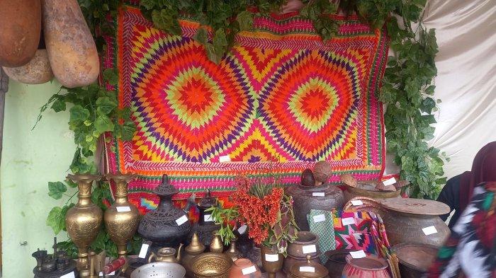 Sambut Tim Verifikasi KLHK, Masyarakat Kampung Hakim Wih Ilang Pamerkan ...