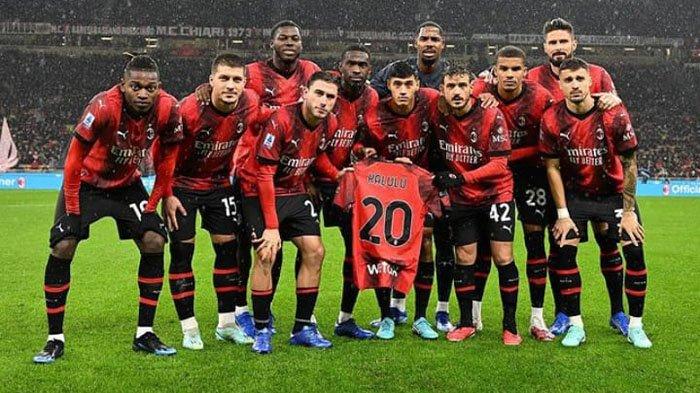 AC Milan Tawarkan Romantisme untuk Meminang Juru Taktik, Roberto De ...