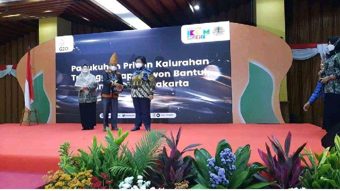 Desa Bener Baru Kecamatan Blangpegayon Raih Tropy Proklim dari ...