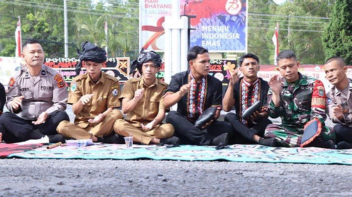 Didong Gayo Tiga Pilar Meriahkan HUT Bhayangkara ke-78 di Polres Bener Meriah - tribungayo.com