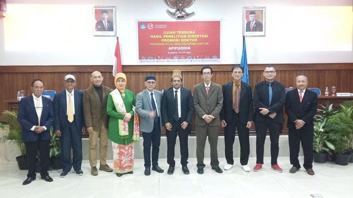 Ketua Dewan Kesenian Aceh Teuku Afifuddin Raih Gelar Doktor Seni di ISI ...