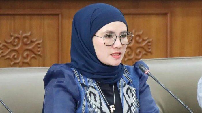 PROFIL Fitriana Mugie Jadi Perempuan Pertama Jabat Ketua DPRK Aceh ...