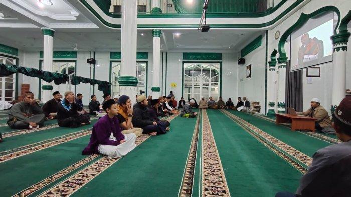 IKADI Aceh Tengah Gelar Iktikaf di Masjid Raudhatul Jannah - tribungayo.com