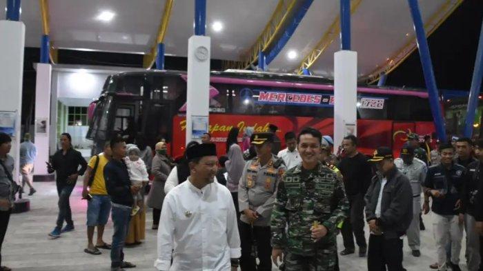 Pj Bupati Aceh Tengah Inspeksi Sopir bersama Kendaraan di Terminal Paya ...