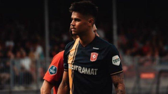 Mees Hilgers Tampil Konsisten, FC Twente Tahan Imbang Fenerbahce 1-1 ...