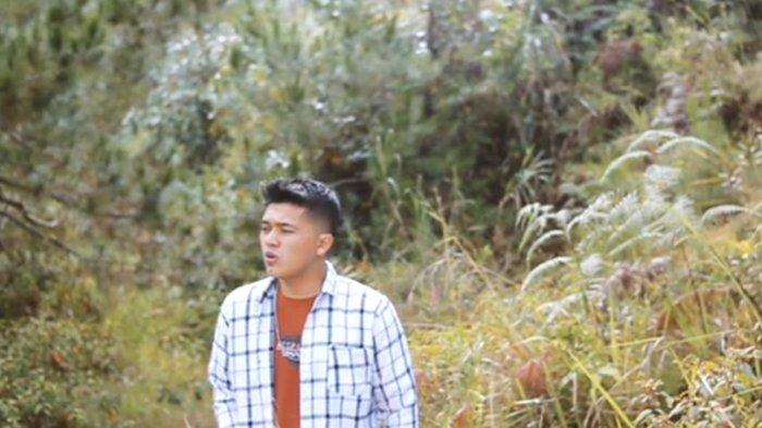 Iwan Bintang Rilis Lagu Baru 'Sayang Bunge' Karya Udin Musara - tribungayo.com