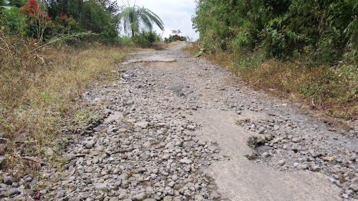 Jalan Menuju Objek Wisata Gunung Burni Telong di Bener Meriah Rusak ...