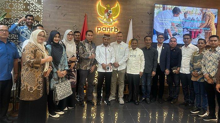 Susilawati dan DPR Aceh Gelar Rapat dengan Menpan RB Bahas Tenaga Honorer R2 dan R3 - tribungayo.com