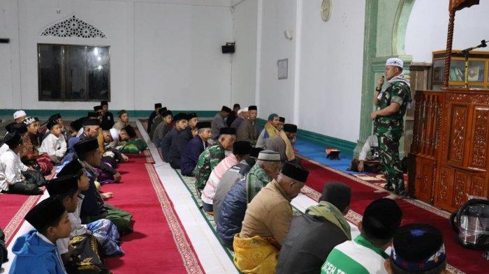 Kasdim 0106 Aceh Tengah Serahkan Vacum Cleaner Untuk Masjid Al-Kawakib ...