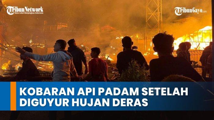 Video Kobaran Api yang Membakar Puluhan Rumah Padam Setelah Diguyur ...