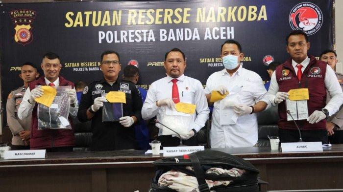 Pria Asal Aceh Ditangkap di Bandara SIM, Hendak Bawa Sabu dalam Koper ke Lombok - tribungayo.com