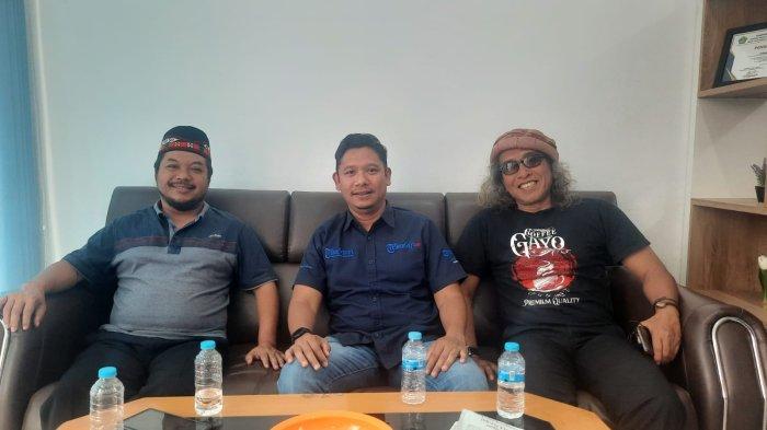 Berkunjung ke Kantor Tribun Gayo, dr Edi Junaidi : Semoga Seminar Didong Berjalan Lancar ...