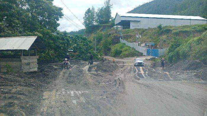 Material Longsor di Lintasan Blangkejeren Rikit Gaib Ganggu Pengguna ...