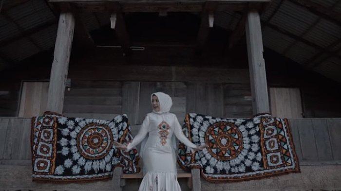 Lirik Lagu Gayo Terbaru 'Kerawang' By Zakirah - tribungayo.com