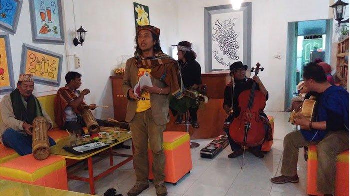 Sosok Ibrahim Kadir, Pencipta Syair Puteri Pukes, Kisah Pengantin jadi ...