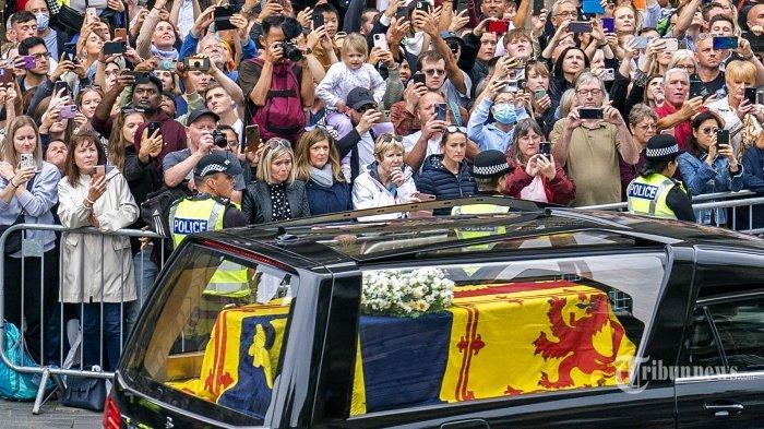 FAKTA Menarik Dibalik Peti Mati Ratu Elizabeth II - tribungayo.com