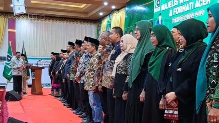Prof.Abdullah Puteh Lantik Pengurus MW KAHMI dan FORHATI Aceh Periode 2022-2027 - tribungayo.com