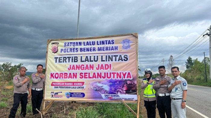 Satlantas Polres Bener Meriah Pasang Imbauan Tertib Lalu Lintas di Lokasi Rawan Kecelakaan ...
