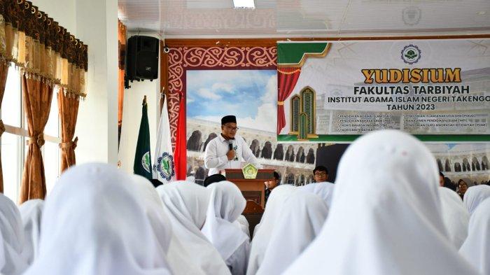 Motivasi Mahasiswa Yudisium IAIN Takengon, Kakankemenag Aceh Tengah ... Motivasi Mahasiswa Yudisium IAIN Takengon, Kakankemenag Aceh Tengah ...
