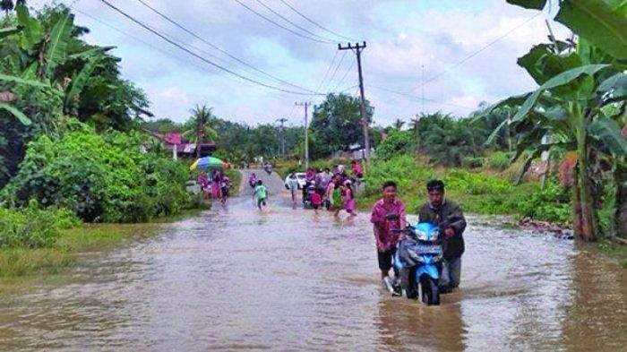 Banjir Landa Aceh Tamiang, Ratusan Warga Mengungsi - tribungayo.com