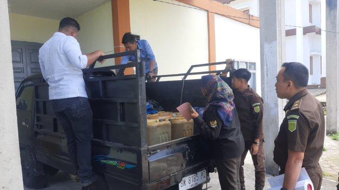 Polisi di Bener Meriah Serahkan Tersangka Kasus BBM Ilegal ke Jaksa - tribungayo.com