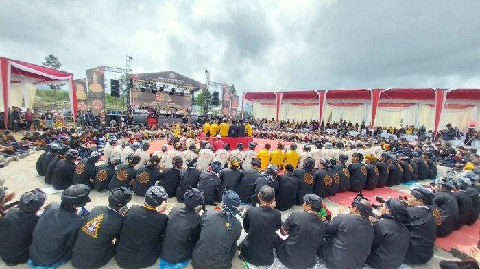 500 Kepsek dan Guru Main Didong Massal Meriahkan HUT Bener Meriah ...