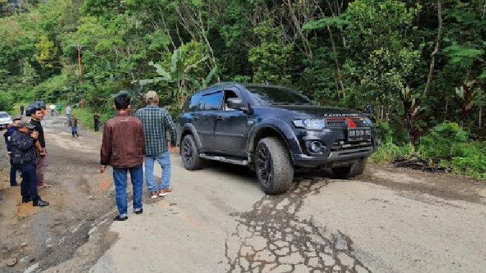 Ruslan M Daud Tinjau Lintas Timur dan Tengah Aceh yang Rusak Parah ...