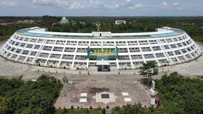 Masuk Kampus UTU di Aceh Pakai Kendaraan, Mahasiswa Termasuk Dosen ...