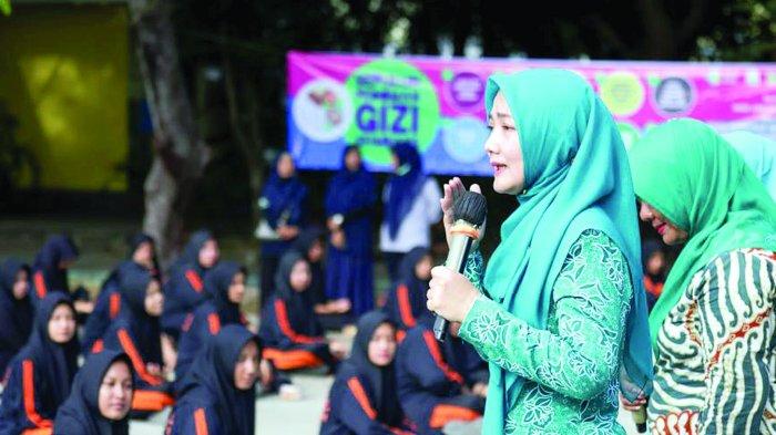 Konsumsi Makanan Bergizi Seimbang, Minum TTD Cegah Anemia Remaja Putri ...