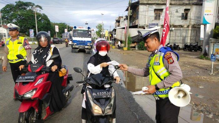 Polres Aceh Utara Edukasi Pengguna Jalan Aturan Berlalu Lintas - tribungayo.com