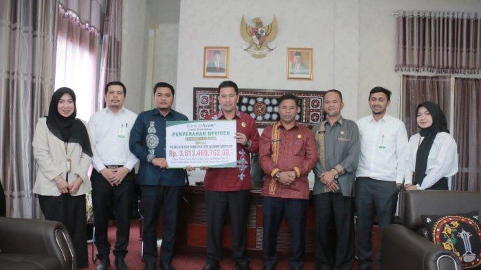 Pemkab Bener Meriah Terima Deviden dari Bank Aceh Syariah Rp 3,6 Miliar - tribungayo.com