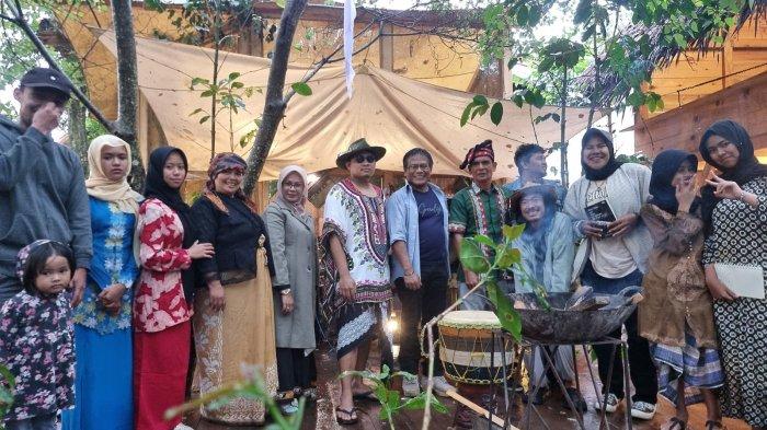 Komunitas Seni Tanoh Gayo Meriahkan Hari Puisi Nasional 2025 di Gayo ...