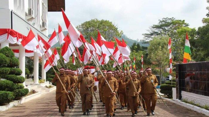 Sambut HUT RI, Pemkab Gayo Lues Salurkan 5 Ribu Bendera Merah Putih ...
