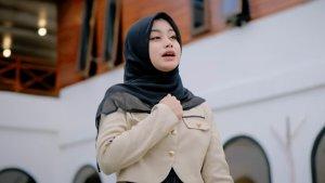 Lirik Lagu "Kini Setelah Kutemukan Dia"By Cut Rani yang Viral di TikTok ...