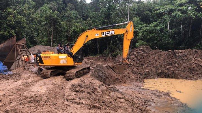 KLHK Sita 2 Excavator Penambang Emas di Hutan Boliyohuto-Gorontalo, Pelaku Dijerat Pasal ...