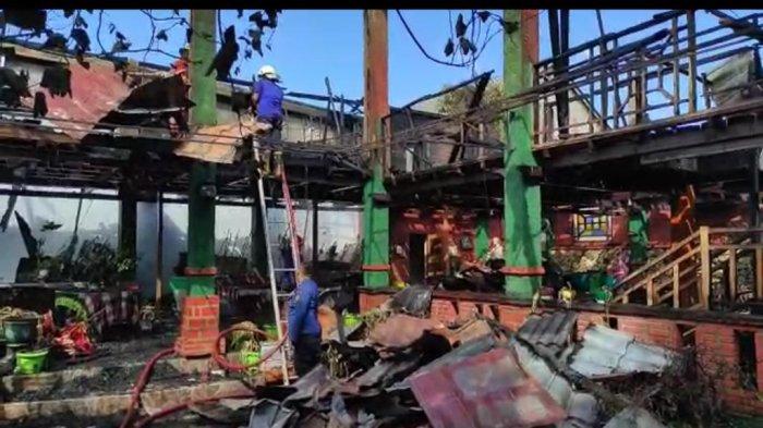 Breaking News: Kebakaran di Ipilo Gorontalo, Rumah Dua Lantai Ludes Dilalap Api - Tribun Gorontalo