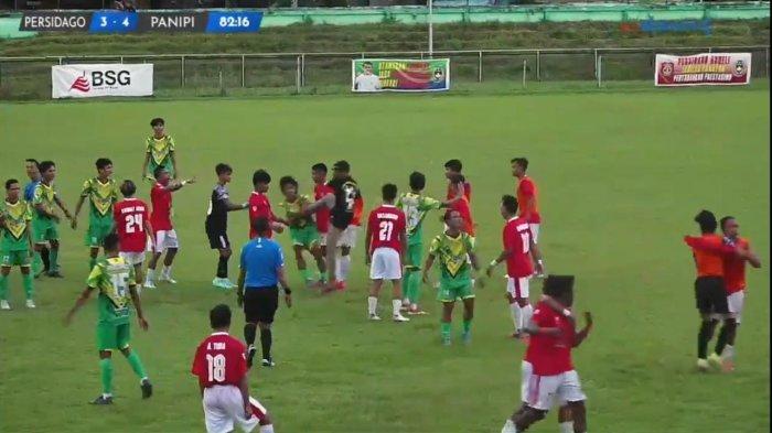 Suporter Panipi Raya Tendang Pemain Persidago, Asisten Pelatih ...