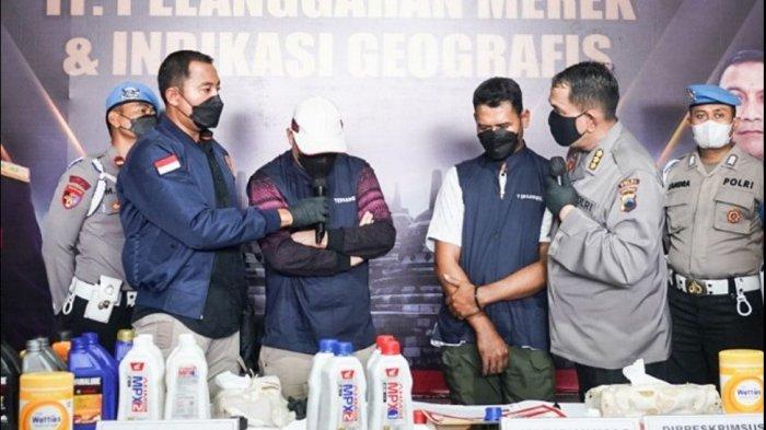 Polisi Gerebek Toko dan Pabrik Oli Palsu, Ada Merek Yamalube dan MPX - Tribun Gorontalo